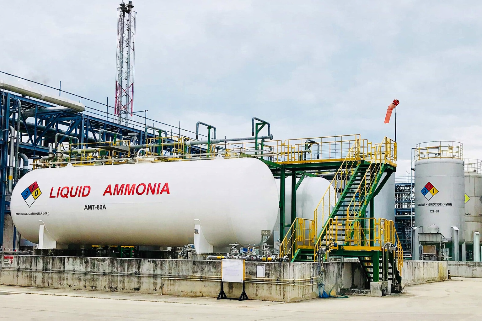 Amoniac khan là gì? Ứng dụng và lưu ý an toàn trong công nghiệp